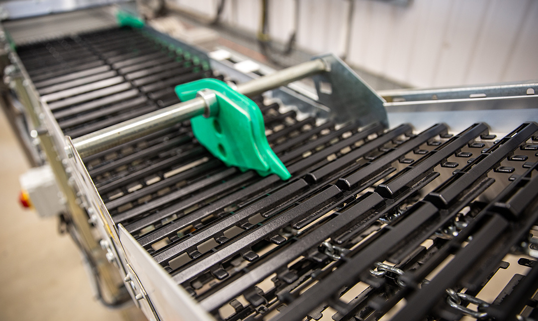 Egg handling & collection - Egg transport