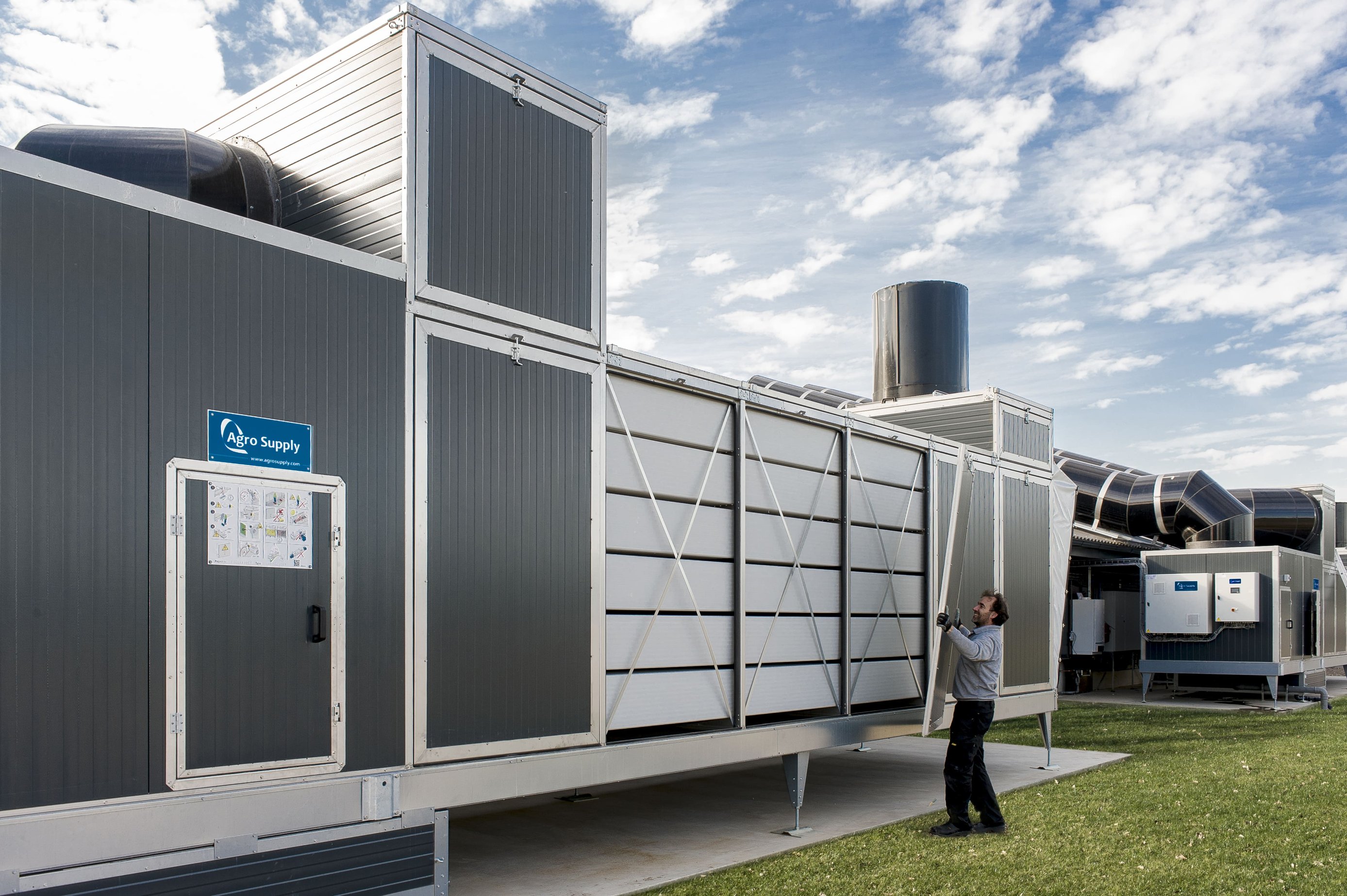 Heat exchangers simplify poultry manure removal for farmers